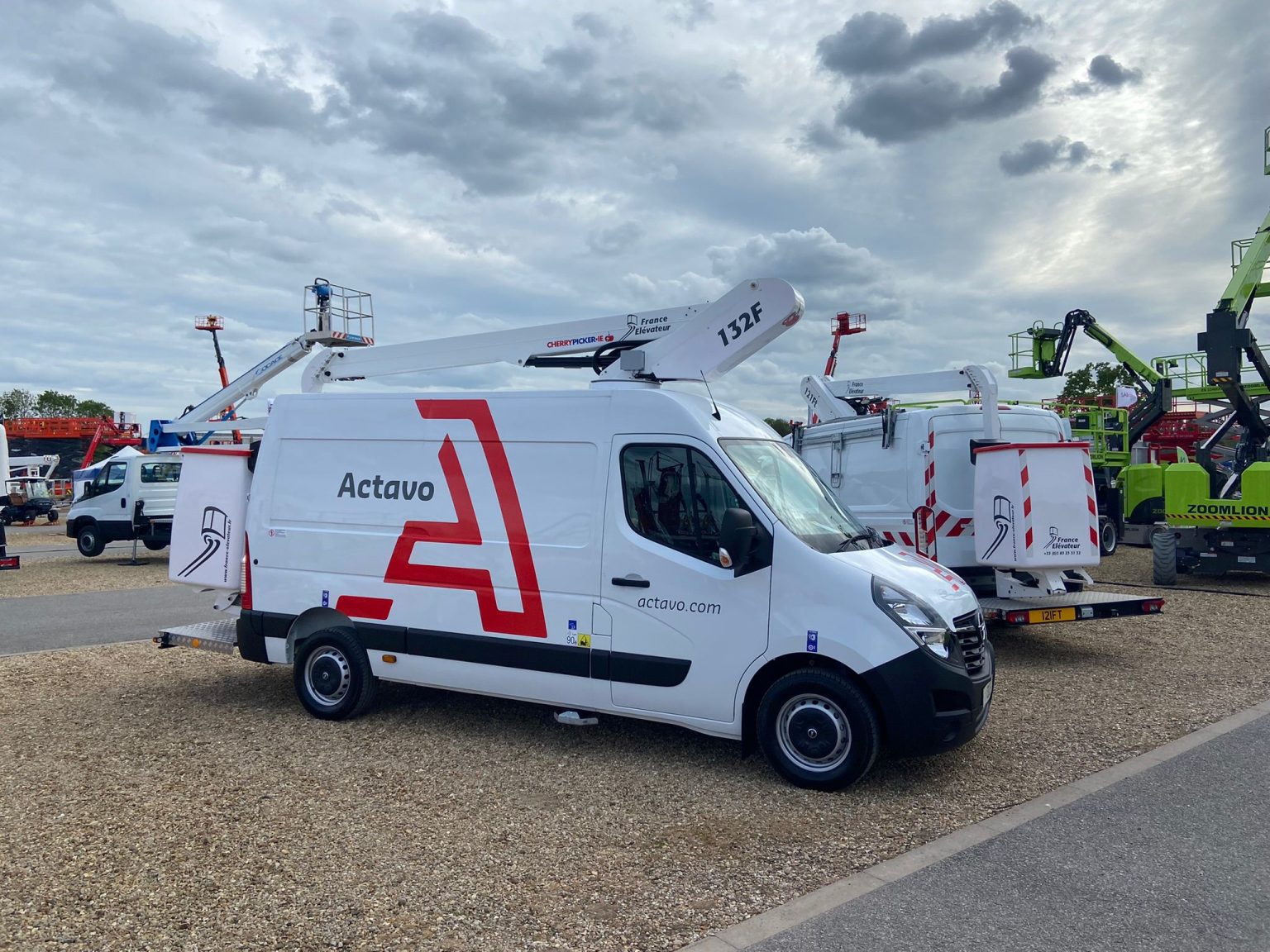 New, Used and Refurbished Van & Truck Mounted Boom Lifts - Cherry Picker
